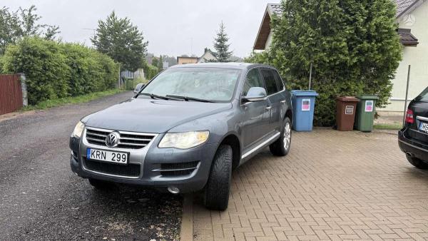 Pelēks Volkswagen Touareg 2009 Kauņa, ar dzinēja tilpumu 2.97 L un nobraukumu 229 tūkst. km par 6250 €, foto 1 vietnē AUTOMOTO.COM.LV