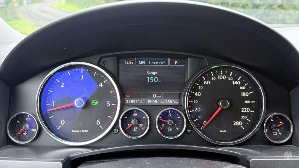 Pelēks Volkswagen Touareg 2009 Kauņa, ar dzinēja tilpumu 2.97 L un nobraukumu 229 tūkst. km par 6250 €, foto 5 vietnē AUTOMOTO.COM.LV