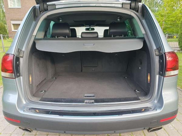 Pelēks Volkswagen Touareg 2009 Viļņa, ar dzinēja tilpumu 2.97 L un nobraukumu 271 tūkst. km par 5150 €, foto 6 vietnē AUTOMOTO.COM.LV