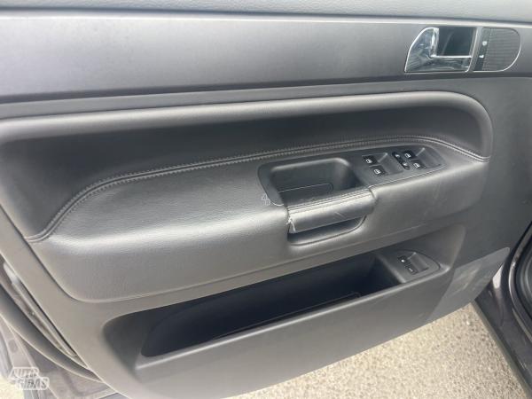 Grey Volkswagen Touareg 2009 in Kaunas, with an engine capacity of 3.00 L and mileage of 260 thousand km for 6999 €, photo 10 on AUTOMOTO.COM.LV