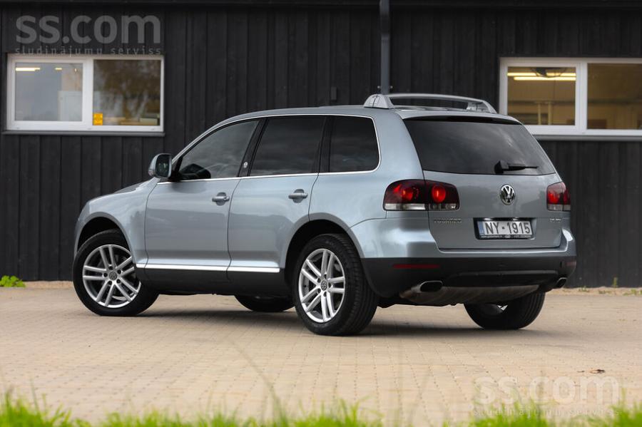 Pelēks Volkswagen Touareg 2009 Jelgava, ar dzinēja tilpumu 3.00 L un nobraukumu 368 tūkst. km par 6900 €, foto 5 vietnē AUTOMOTO.COM.LV