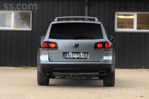 Pelēks Volkswagen Touareg 2009 Jelgava, ar dzinēja tilpumu 3.00 L un nobraukumu 368 tūkst. km par 6900 €, foto 7 vietnē AUTOMOTO.COM.LV