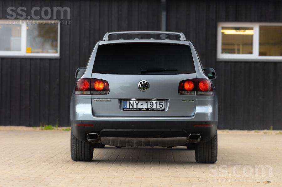 Pelēks Volkswagen Touareg 2009 Jelgava, ar dzinēja tilpumu 3.00 L un nobraukumu 368 tūkst. km par 6900 €, foto 7 vietnē AUTOMOTO.COM.LV