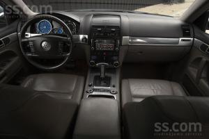 Pelēks Volkswagen Touareg 2009 Jelgava, ar dzinēja tilpumu 3.00 L un nobraukumu 368 tūkst. km par 6900 €, foto 9 vietnē AUTOMOTO.COM.LV