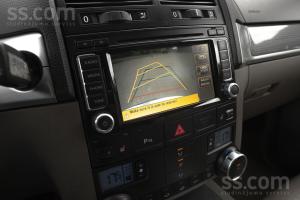 Pelēks Volkswagen Touareg 2009 Jelgava, ar dzinēja tilpumu 3.00 L un nobraukumu 368 tūkst. km par 6900 €, foto 11 vietnē AUTOMOTO.COM.LV