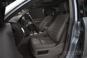 Pelēks Volkswagen Touareg 2009 Jelgava, ar dzinēja tilpumu 3.00 L un nobraukumu 368 tūkst. km par 6900 €, foto 13 vietnē AUTOMOTO.COM.LV