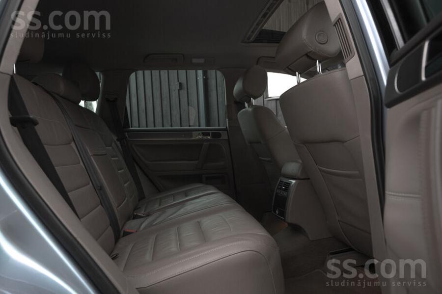 Pelēks Volkswagen Touareg 2009 Jelgava, ar dzinēja tilpumu 3.00 L un nobraukumu 368 tūkst. km par 6900 €, foto 19 vietnē AUTOMOTO.COM.LV