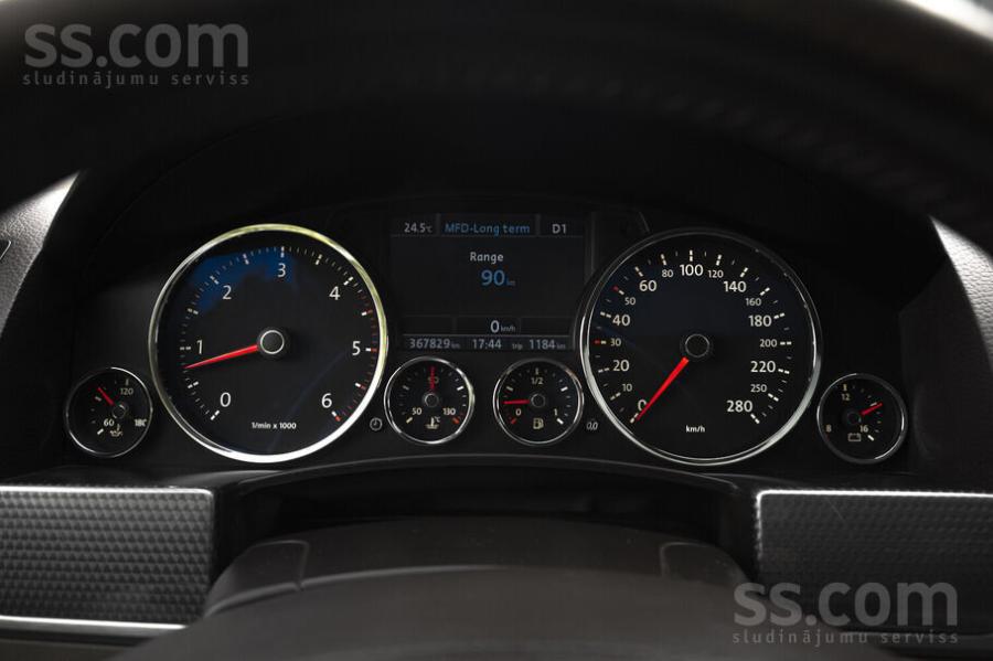 Pelēks Volkswagen Touareg 2009 Jelgava, ar dzinēja tilpumu 3.00 L un nobraukumu 368 tūkst. km par 6900 €, foto 23 vietnē AUTOMOTO.COM.LV