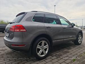 Pelēks Volkswagen Touareg 2010 Tallina, ar dzinēja tilpumu 3.00 L un nobraukumu 250 tūkst. km par 14999 €, foto 5 vietnē AUTOMOTO.COM.LV