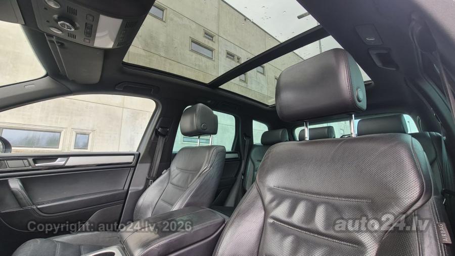 Pelēks Volkswagen Touareg 2010 Tallina, ar dzinēja tilpumu 3.00 L un nobraukumu 250 tūkst. km par 14999 €, foto 10 vietnē AUTOMOTO.COM.LV