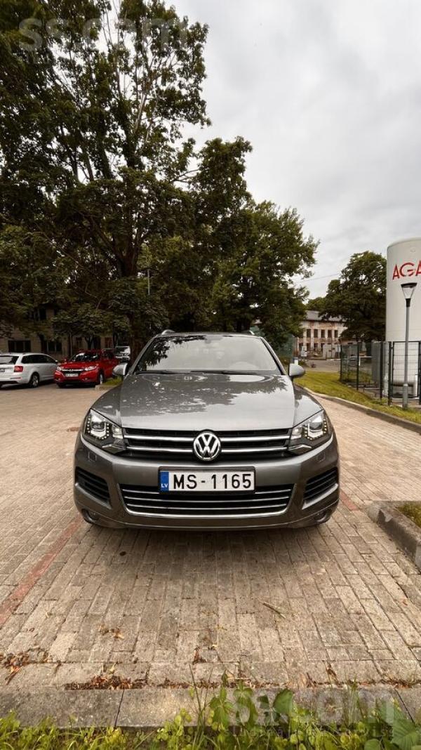 Pelēks Volkswagen Touareg 2010 Rīga, ar dzinēja tilpumu 3.00 L un nobraukumu 254 tūkst. km par 9650 €, foto 2 vietnē AUTOMOTO.COM.LV