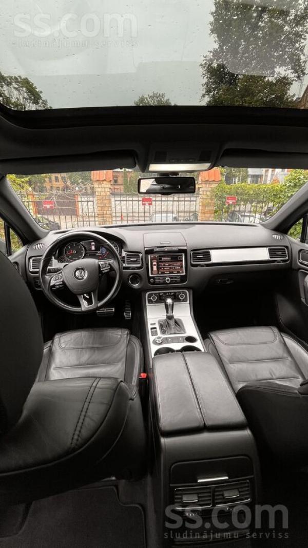 Pelēks Volkswagen Touareg 2010 Rīga, ar dzinēja tilpumu 3.00 L un nobraukumu 254 tūkst. km par 9650 €, foto 10 vietnē AUTOMOTO.COM.LV
