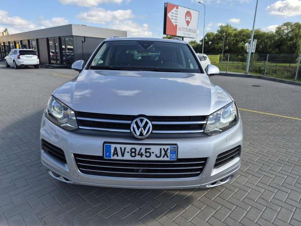 Pelēks Volkswagen Touareg 2010 Tauragė, ar dzinēja tilpumu 2.97 L un nobraukumu 252 tūkst. km par 10200 €, foto 1 vietnē AUTOMOTO.COM.LV