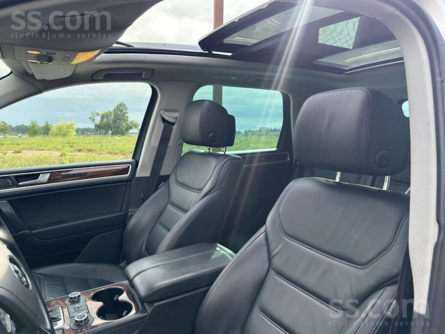 Pelēks Volkswagen Touareg 2010 Rēzekne, ar dzinēja tilpumu 3.00 L un nobraukumu 253 tūkst. km par 11990 €, foto 13 vietnē AUTOMOTO.COM.LV