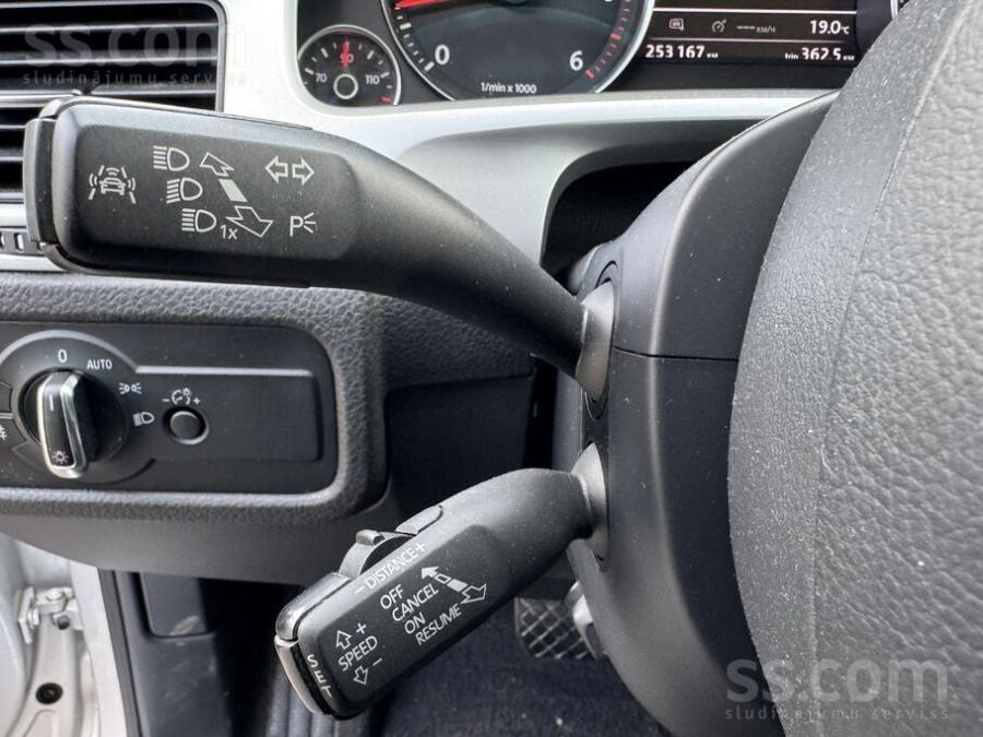 Pelēks Volkswagen Touareg 2010 Rēzekne, ar dzinēja tilpumu 3.00 L un nobraukumu 253 tūkst. km par 11990 €, foto 16 vietnē AUTOMOTO.COM.LV