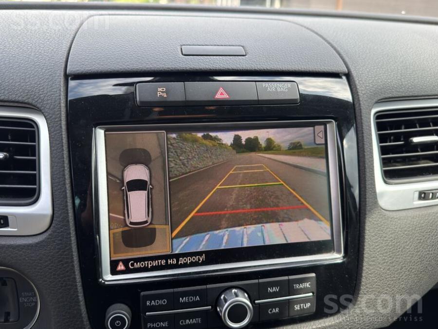 Pelēks Volkswagen Touareg 2010 Rēzekne, ar dzinēja tilpumu 3.00 L un nobraukumu 253 tūkst. km par 11990 €, foto 17 vietnē AUTOMOTO.COM.LV