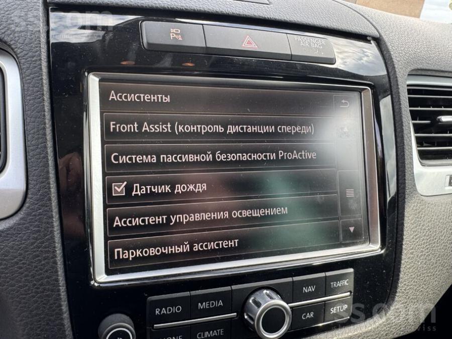 Pelēks Volkswagen Touareg 2010 Rēzekne, ar dzinēja tilpumu 3.00 L un nobraukumu 253 tūkst. km par 11990 €, foto 19 vietnē AUTOMOTO.COM.LV