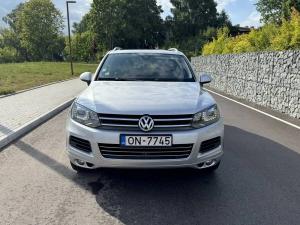 Pelēks Volkswagen Touareg 2010 Rēzekne, ar dzinēja tilpumu 3.00 L un nobraukumu 253 tūkst. km par 11990 €, foto 3 vietnē AUTOMOTO.COM.LV