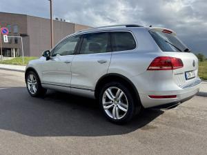 Pelēks Volkswagen Touareg 2010 Rēzekne, ar dzinēja tilpumu 3.00 L un nobraukumu 253 tūkst. km par 11990 €, foto 8 vietnē AUTOMOTO.COM.LV