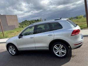 Pelēks Volkswagen Touareg 2010 Rēzekne, ar dzinēja tilpumu 3.00 L un nobraukumu 253 tūkst. km par 11990 €, foto 9 vietnē AUTOMOTO.COM.LV