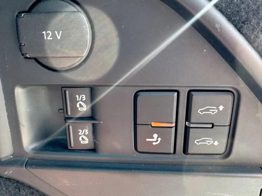 Pelēks Volkswagen Touareg 2010 Rēzekne, ar dzinēja tilpumu 3.00 L un nobraukumu 253 tūkst. km par 11990 €, foto 12 vietnē AUTOMOTO.COM.LV