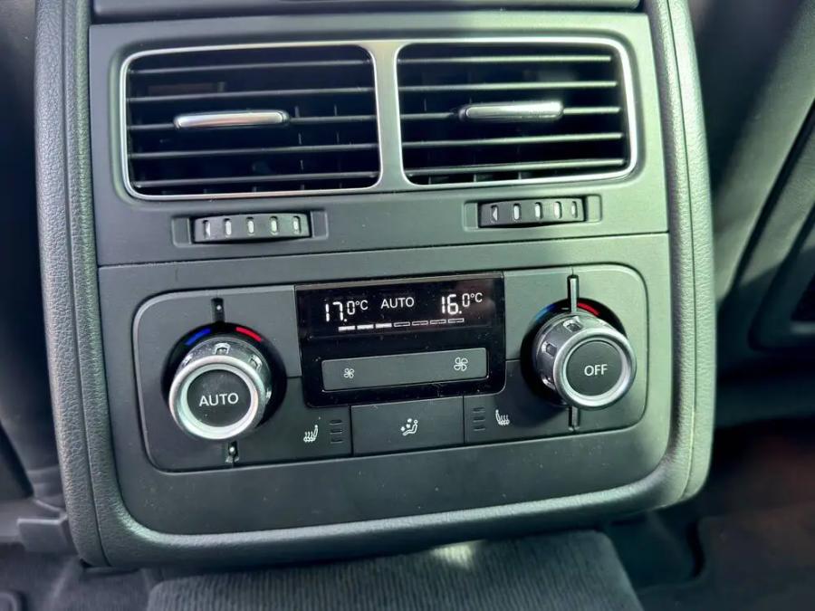 Pelēks Volkswagen Touareg 2010 Rēzekne, ar dzinēja tilpumu 3.00 L un nobraukumu 253 tūkst. km par 11990 €, foto 14 vietnē AUTOMOTO.COM.LV