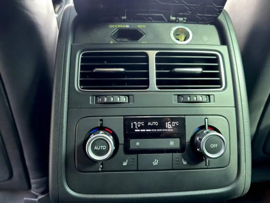 Pelēks Volkswagen Touareg 2010 Rēzekne, ar dzinēja tilpumu 3.00 L un nobraukumu 253 tūkst. km par 11990 €, foto 15 vietnē AUTOMOTO.COM.LV