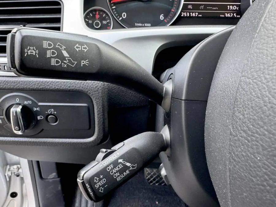 Pelēks Volkswagen Touareg 2010 Rēzekne, ar dzinēja tilpumu 3.00 L un nobraukumu 253 tūkst. km par 11990 €, foto 22 vietnē AUTOMOTO.COM.LV