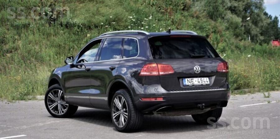 Pelēks Volkswagen Touareg 2010 Rīga, ar dzinēja tilpumu 3.00 L un nobraukumu 298 tūkst. km par 10600 €, foto 4 vietnē AUTOMOTO.COM.LV