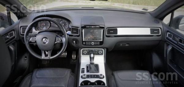 Pelēks Volkswagen Touareg 2010 Rīga, ar dzinēja tilpumu 3.00 L un nobraukumu 298 tūkst. km par 10600 €, foto 4 vietnē AUTOMOTO.COM.LV