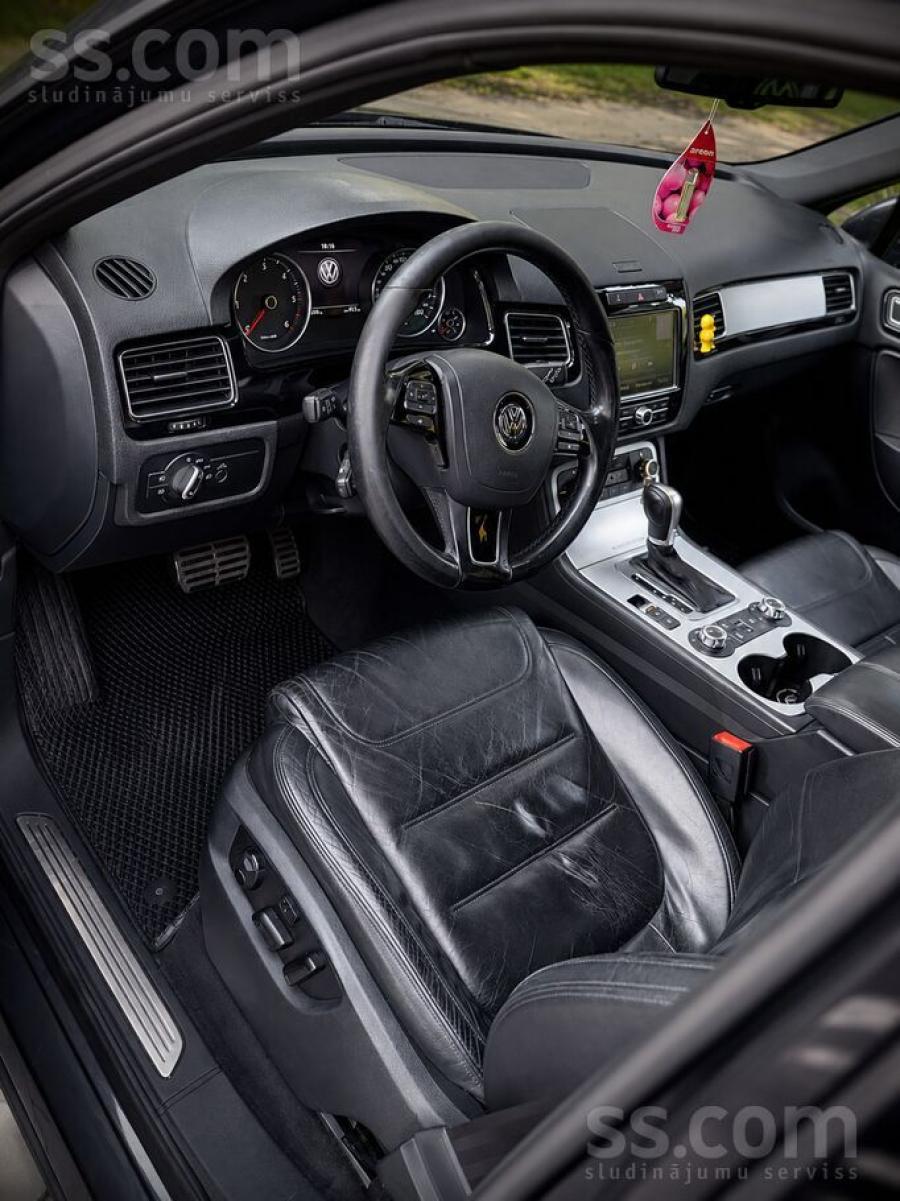 Pelēks Volkswagen Touareg 2010 Rīga, ar dzinēja tilpumu 3.00 L un nobraukumu 298 tūkst. km par 10600 €, foto 7 vietnē AUTOMOTO.COM.LV
