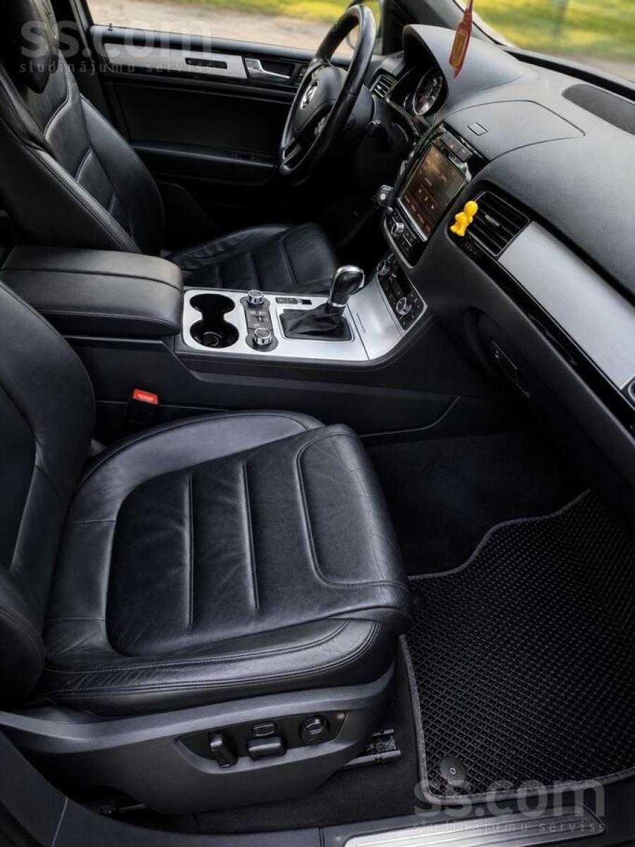 Pelēks Volkswagen Touareg 2010 Rīga, ar dzinēja tilpumu 3.00 L un nobraukumu 298 tūkst. km par 10600 €, foto 8 vietnē AUTOMOTO.COM.LV