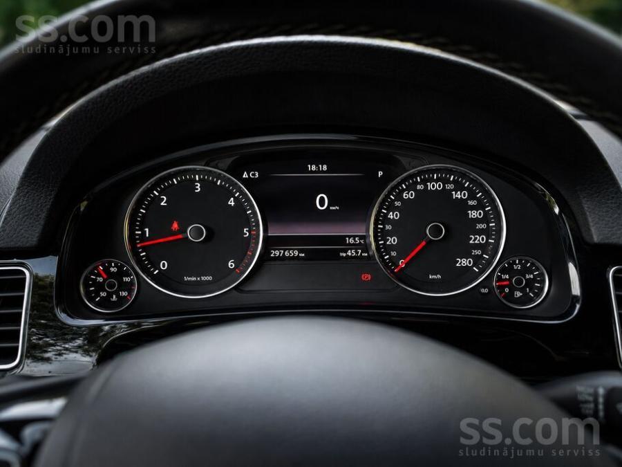 Pelēks Volkswagen Touareg 2010 Rīga, ar dzinēja tilpumu 3.00 L un nobraukumu 298 tūkst. km par 10600 €, foto 9 vietnē AUTOMOTO.COM.LV