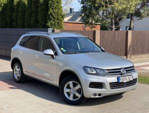 Pelēks Volkswagen Touareg 2010 Marijampole, ar dzinēja tilpumu 2.97 L un nobraukumu 265 tūkst. km par 9999 €, foto 3 vietnē AUTOMOTO.COM.LV