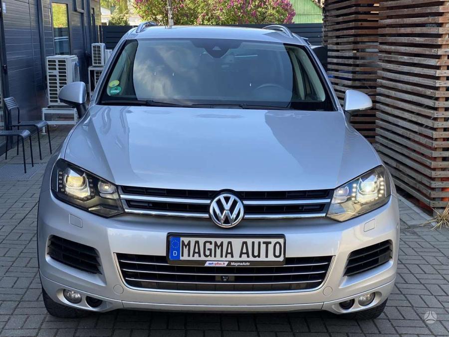 Pelēks Volkswagen Touareg 2010 Marijampole, ar dzinēja tilpumu 2.97 L un nobraukumu 265 tūkst. km par 9999 €, foto 4 vietnē AUTOMOTO.COM.LV