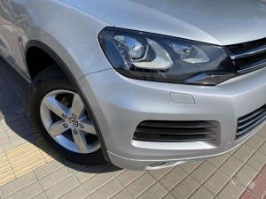 Pelēks Volkswagen Touareg 2010 Marijampole, ar dzinēja tilpumu 2.97 L un nobraukumu 265 tūkst. km par 9999 €, foto 9 vietnē AUTOMOTO.COM.LV