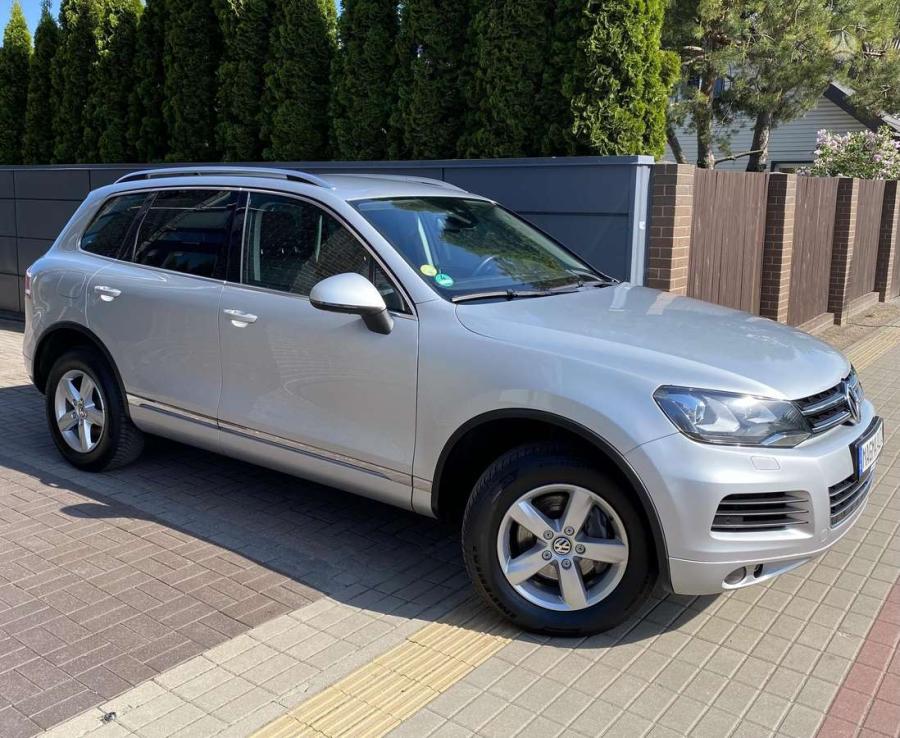 Pelēks Volkswagen Touareg 2010 Marijampole, ar dzinēja tilpumu 2.97 L un nobraukumu 265 tūkst. km par 9999 €, foto 11 vietnē AUTOMOTO.COM.LV