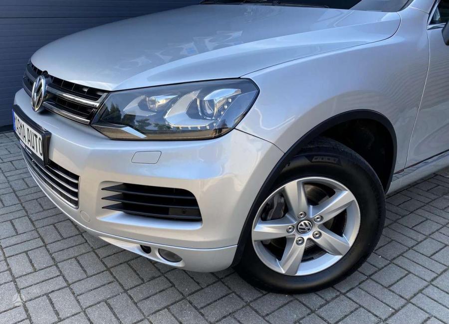 Pelēks Volkswagen Touareg 2010 Marijampole, ar dzinēja tilpumu 2.97 L un nobraukumu 265 tūkst. km par 9999 €, foto 13 vietnē AUTOMOTO.COM.LV