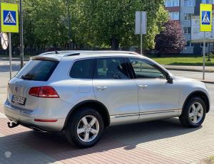 Pelēks Volkswagen Touareg 2010 Marijampole, ar dzinēja tilpumu 2.97 L un nobraukumu 265 tūkst. km par 9999 €, foto 14 vietnē AUTOMOTO.COM.LV