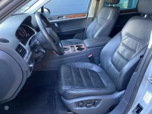 Pelēks Volkswagen Touareg 2010 Marijampole, ar dzinēja tilpumu 2.97 L un nobraukumu 265 tūkst. km par 9999 €, foto 21 vietnē AUTOMOTO.COM.LV