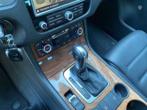 Pelēks Volkswagen Touareg 2010 Marijampole, ar dzinēja tilpumu 2.97 L un nobraukumu 265 tūkst. km par 9999 €, foto 28 vietnē AUTOMOTO.COM.LV