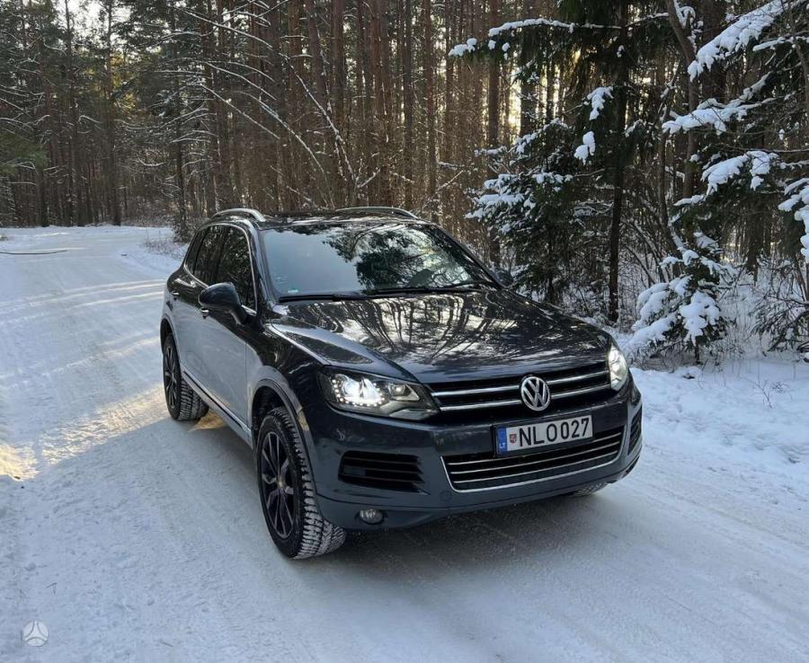 Pelēks Volkswagen Touareg 2011 Kauņa, ar dzinēja tilpumu 2.97 L un nobraukumu 308 tūkst. km par 10800 €, foto 1 vietnē AUTOMOTO.COM.LV
