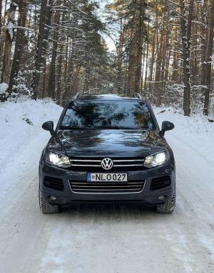 Pelēks Volkswagen Touareg 2011 Kauņa, ar dzinēja tilpumu 2.97 L un nobraukumu 308 tūkst. km par 10800 €, foto 2 vietnē AUTOMOTO.COM.LV