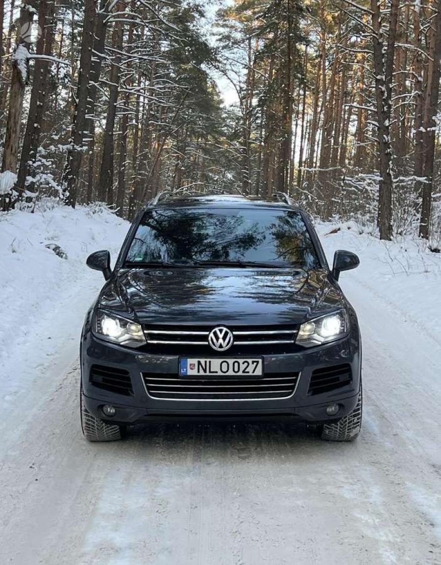 Pelēks Volkswagen Touareg 2011 Kauņa, ar dzinēja tilpumu 2.97 L un nobraukumu 308 tūkst. km par 10800 €, foto 2 vietnē AUTOMOTO.COM.LV
