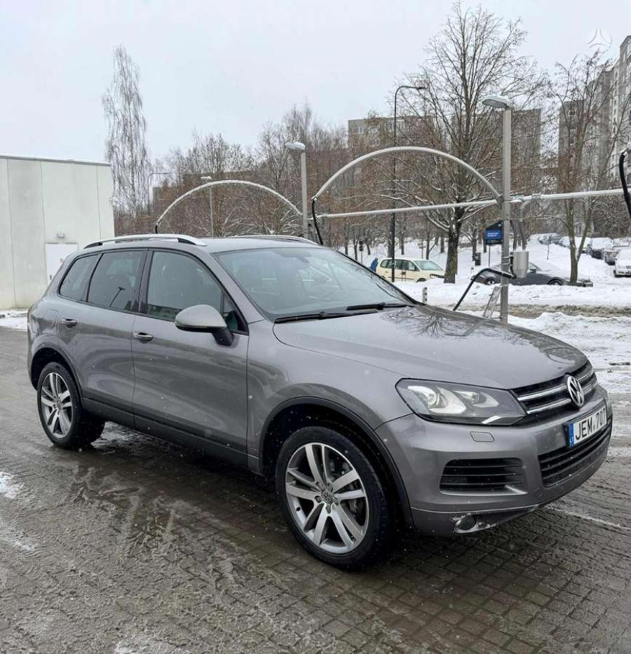Pelēks Volkswagen Touareg 2011 Viļņa, ar dzinēja tilpumu 2.97 L un nobraukumu 370 tūkst. km par 7700 €, foto 7 vietnē AUTOMOTO.COM.LV