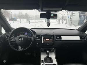 Pelēks Volkswagen Touareg 2011 Viļņa, ar dzinēja tilpumu 2.97 L un nobraukumu 370 tūkst. km par 7700 €, foto 13 vietnē AUTOMOTO.COM.LV