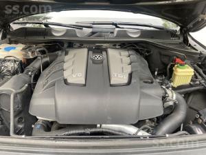 Pelēks Volkswagen Touareg 2011 Rīga, ar dzinēja tilpumu 3.00 L un nobraukumu 0 tūkst. km par 12500 €, foto 12 vietnē AUTOMOTO.COM.LV
