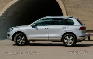 Pelēks Volkswagen Touareg 2011 Tallina, ar dzinēja tilpumu 3.00 L un nobraukumu 265 tūkst. km par 11900 €, foto 5 vietnē AUTOMOTO.COM.LV