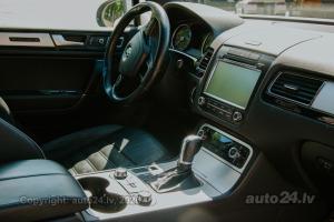 Pelēks Volkswagen Touareg 2011 Tallina, ar dzinēja tilpumu 3.00 L un nobraukumu 265 tūkst. km par 11900 €, foto 12 vietnē AUTOMOTO.COM.LV