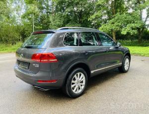 Pelēks Volkswagen Touareg 2011 Rīga, ar dzinēja tilpumu 3.00 L un nobraukumu 0 tūkst. km par 11700 €, foto 6 vietnē AUTOMOTO.COM.LV